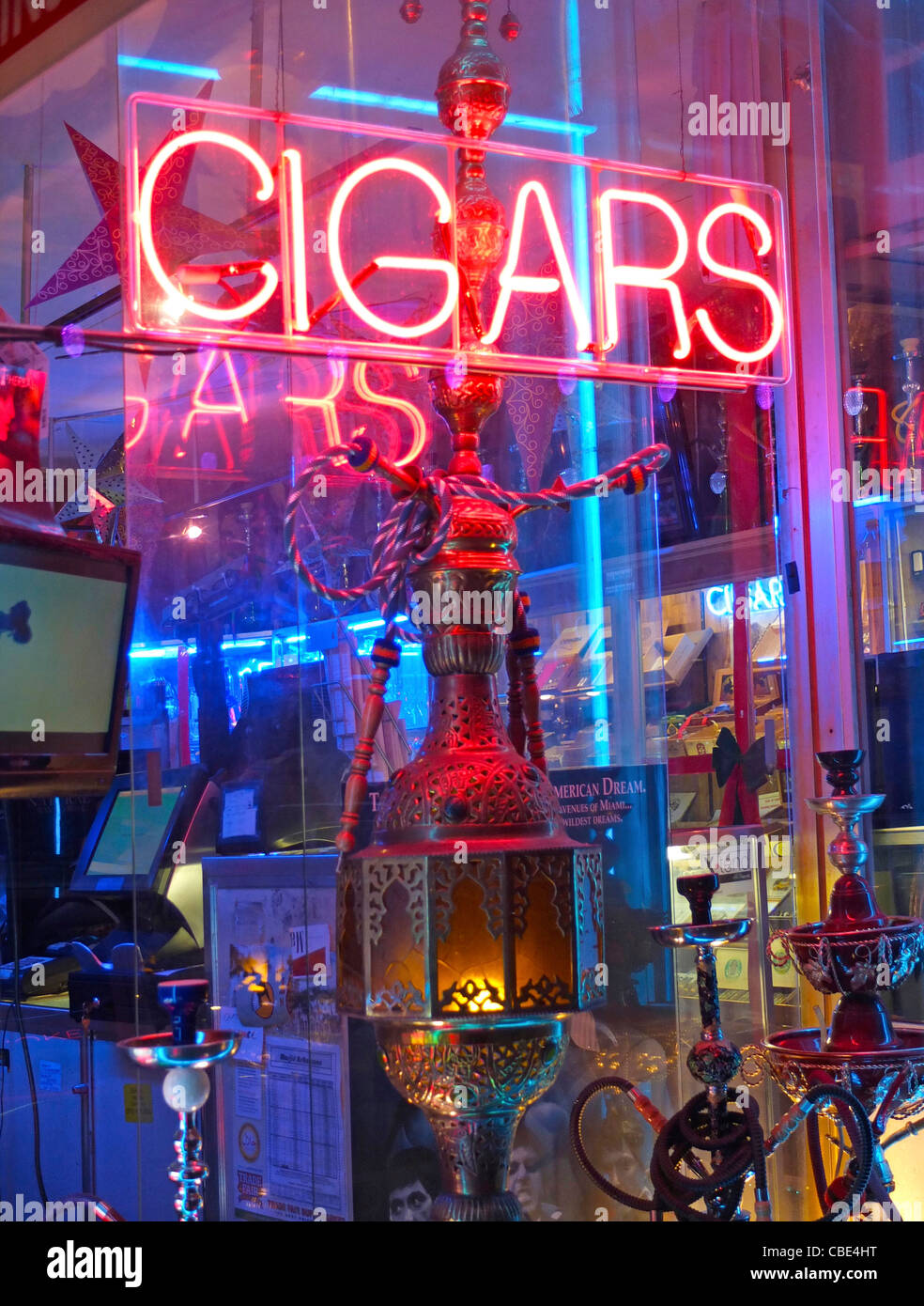 Cigar store sign hi-res stock photography and images - Alamy