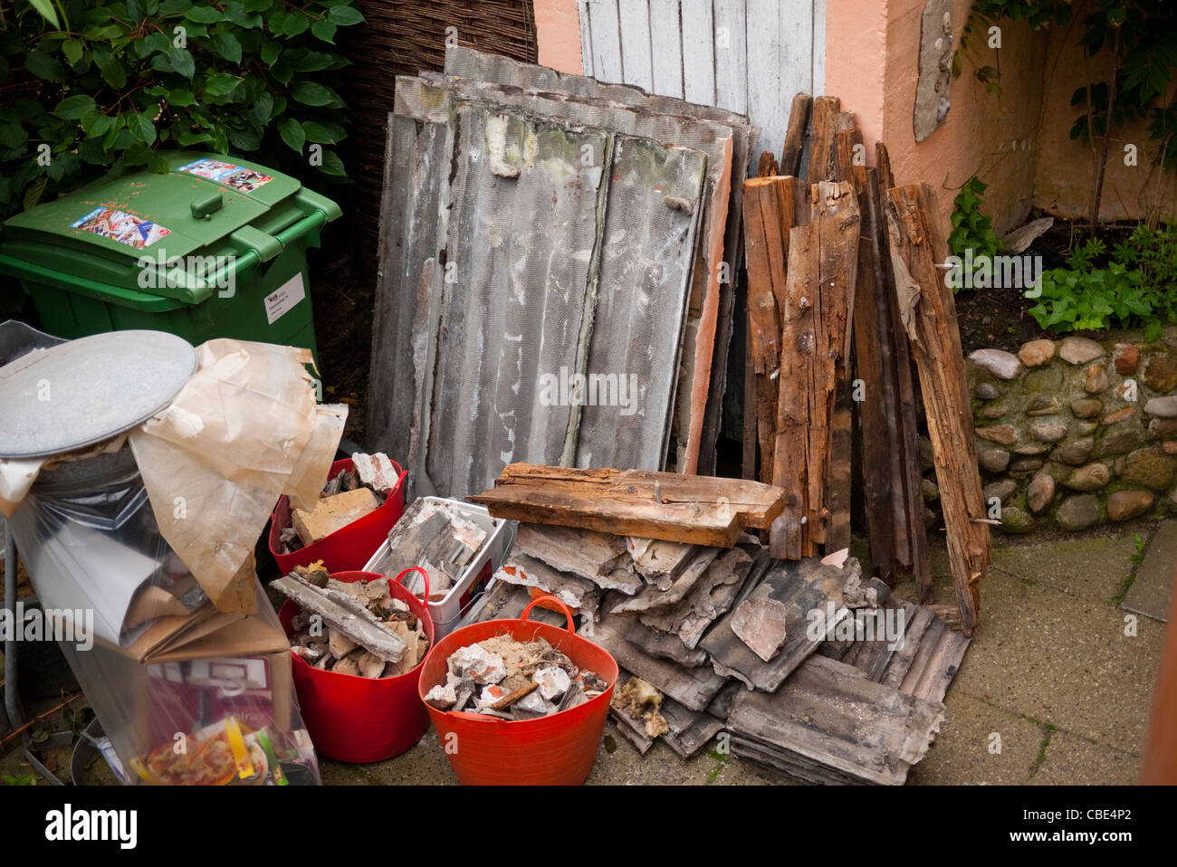 Old rotten timber house hi-res stock photography and images - Alamy