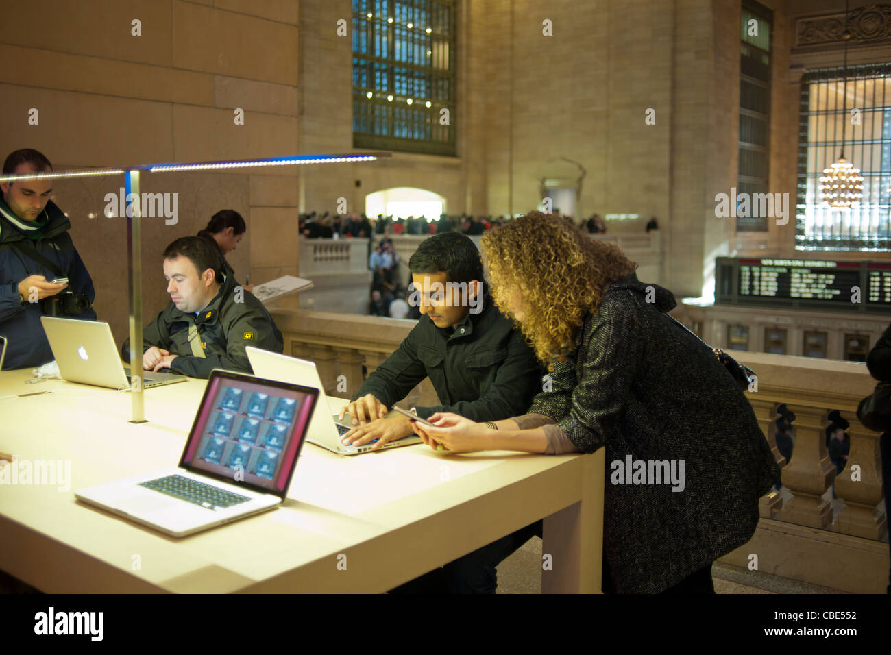 Opening of Apple's new store in Grand Central Terminal in New York ...