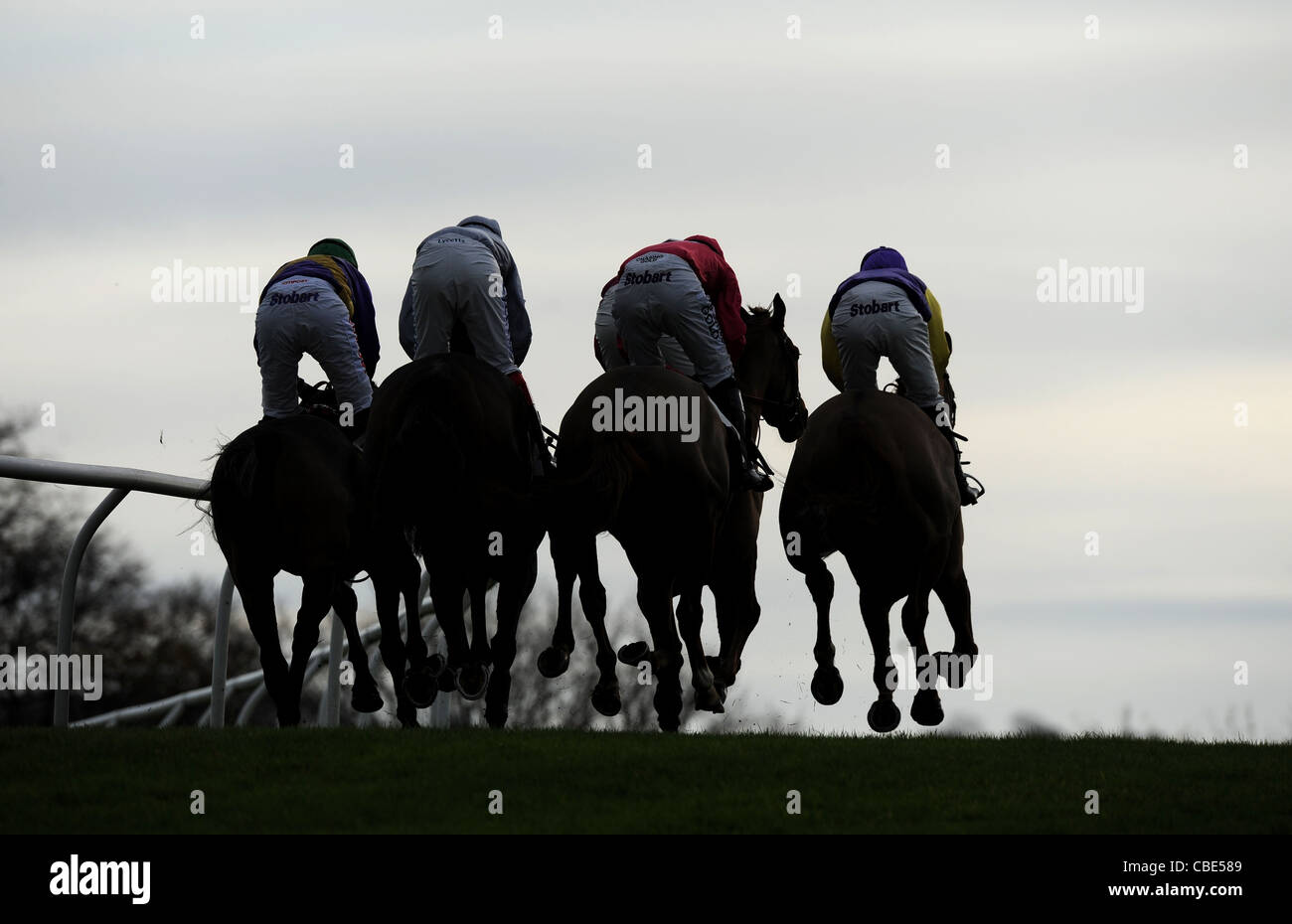 Horse racing silhouette hi-res stock photography and images - Alamy
