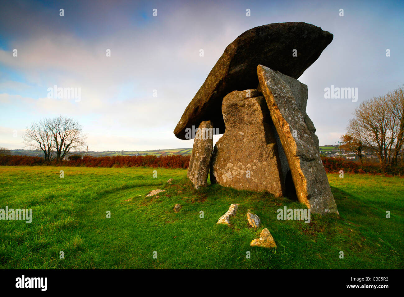 Trethevy quoit cornwall hi-res stock photography and images - Alamy