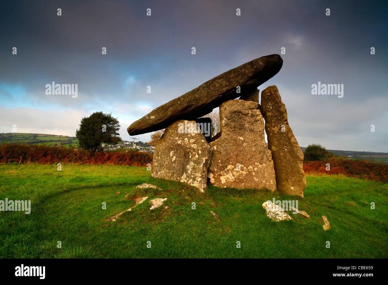 Trethevy quoit cornwall hi-res stock photography and images - Alamy