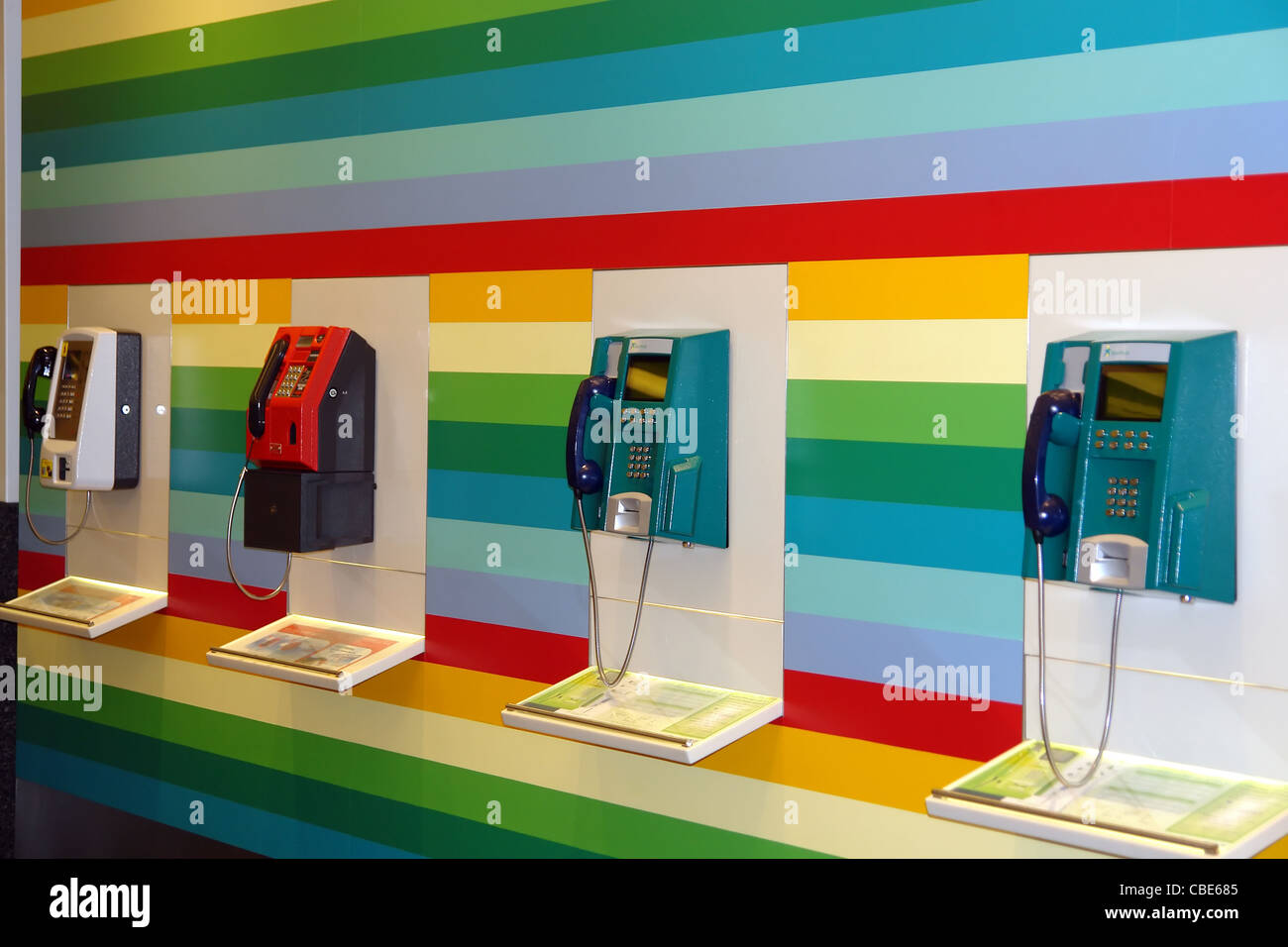 Singapore telephone booth hi-res stock photography and images - Alamy