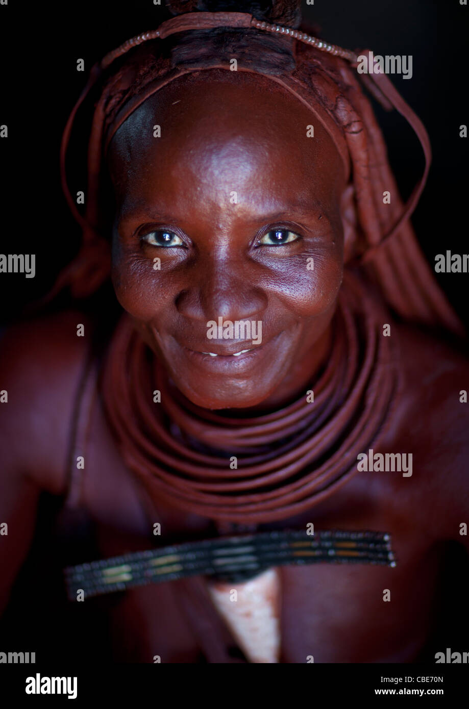 People mundimba tribe angola africa hi-res stock photography and images ...