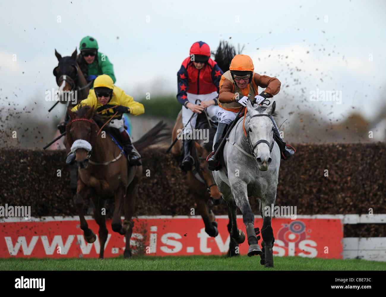 Races action jump hurdle fence hi-res stock photography and images - Alamy