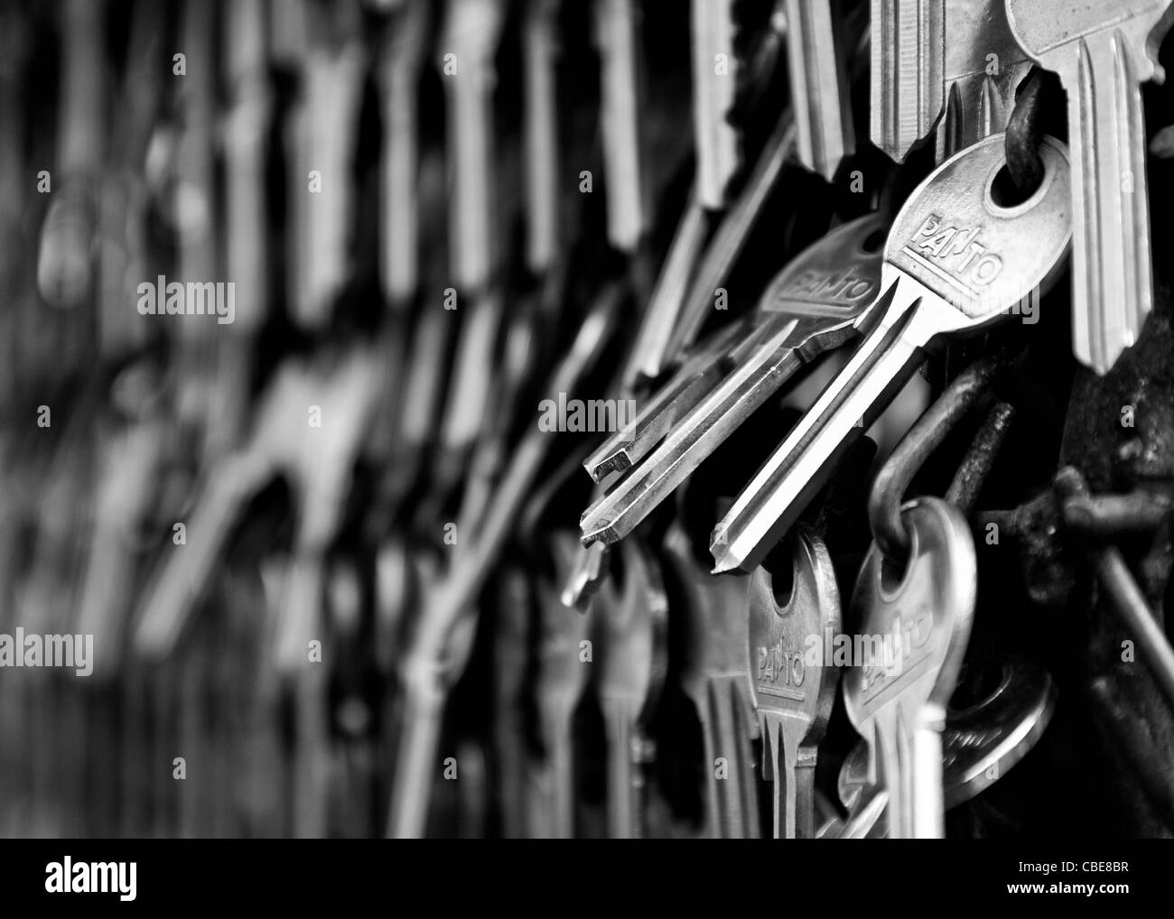 Black metal sculpture hi-res stock photography and images - Alamy