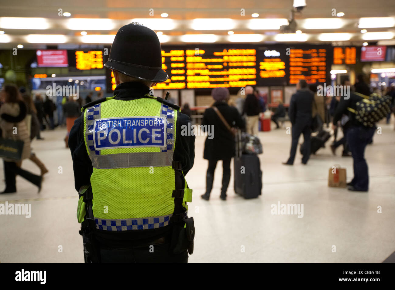 british transport police officer at kings cross rail station london ...