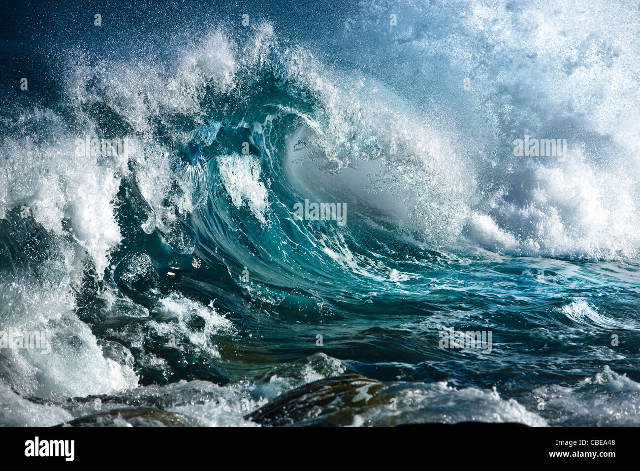 Close up ocean wave rolling hi-res stock photography and images - Alamy