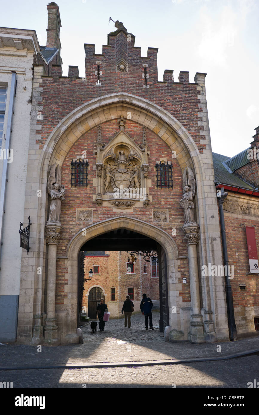 Medival gate leading to Gruuthuse museum in Bruges Stock Photo - Alamy