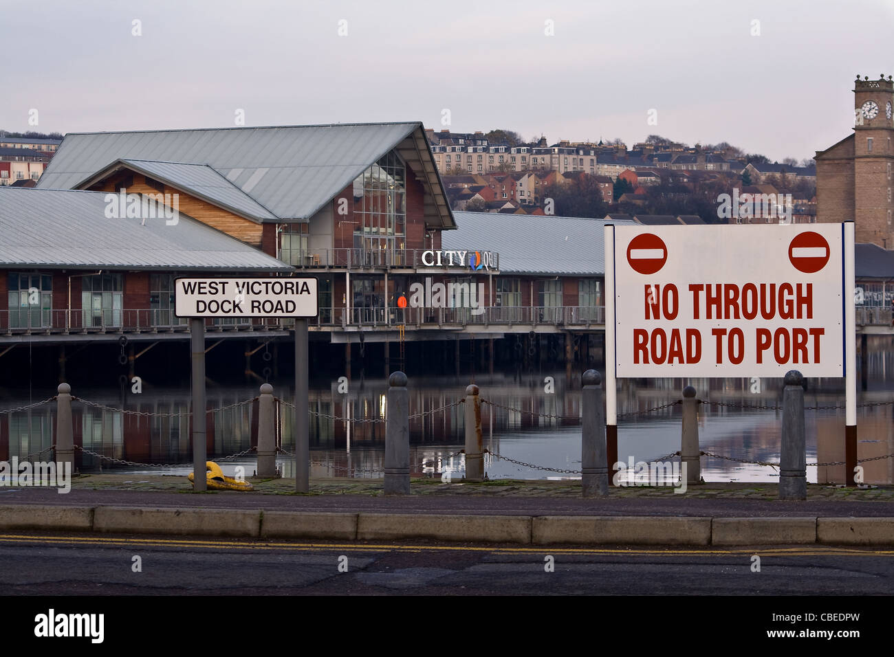 Victoria road signs hi-res stock photography and images - Alamy