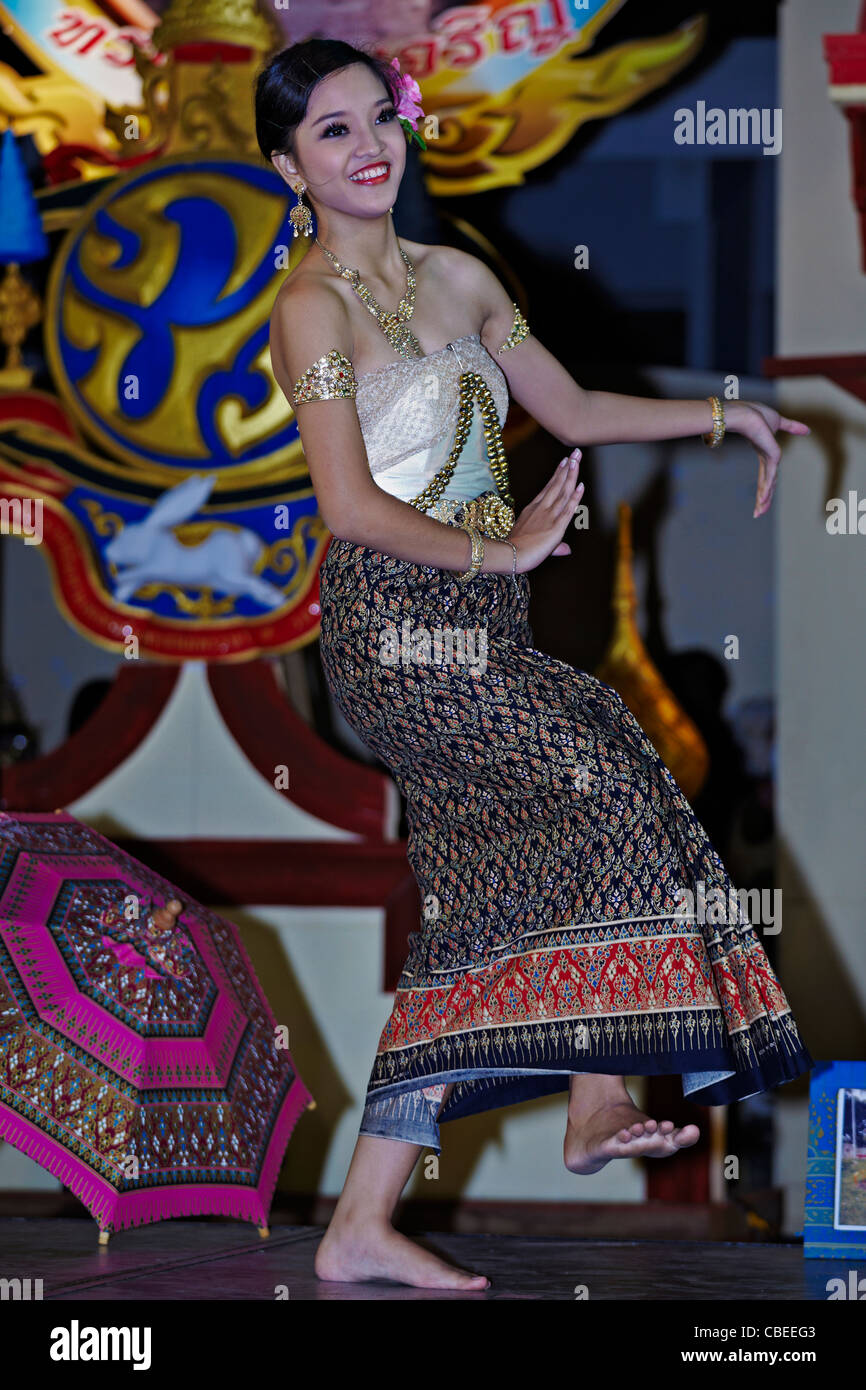 Thailand dancer in traditional costume Stock Photo - Alamy