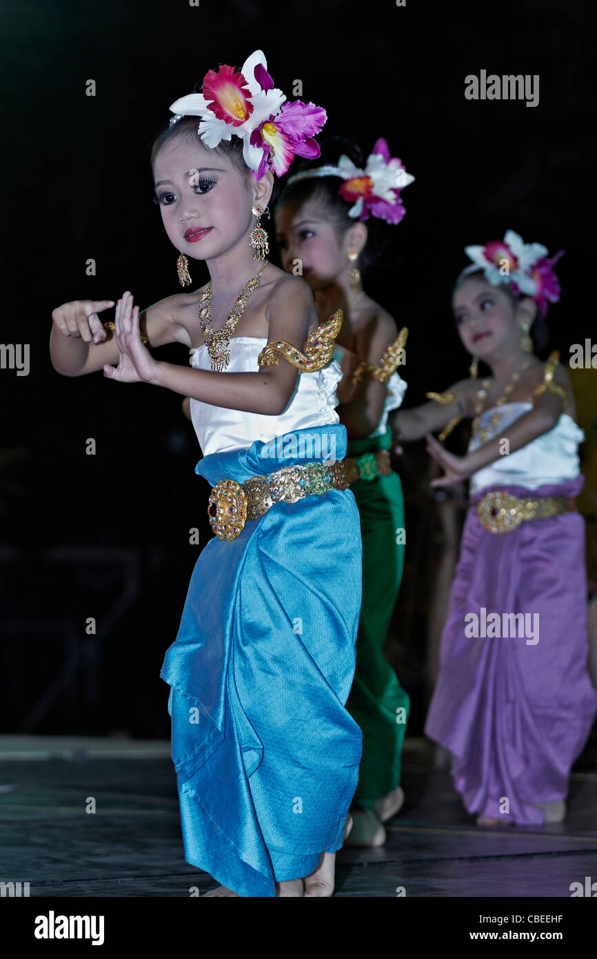 Thai children dancing and wearing full traditional costume. Thailand ...
