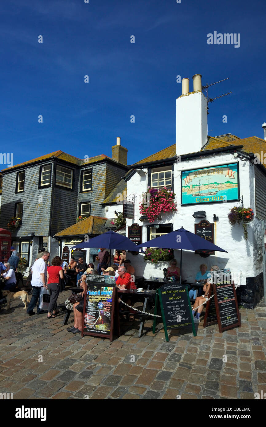 English sloop hi-res stock photography and images - Alamy