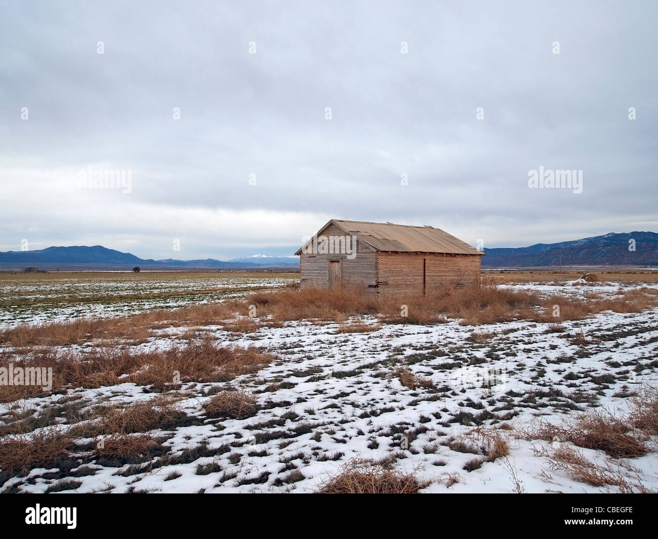 Shed in farm field hi-res stock photography and images - Alamy