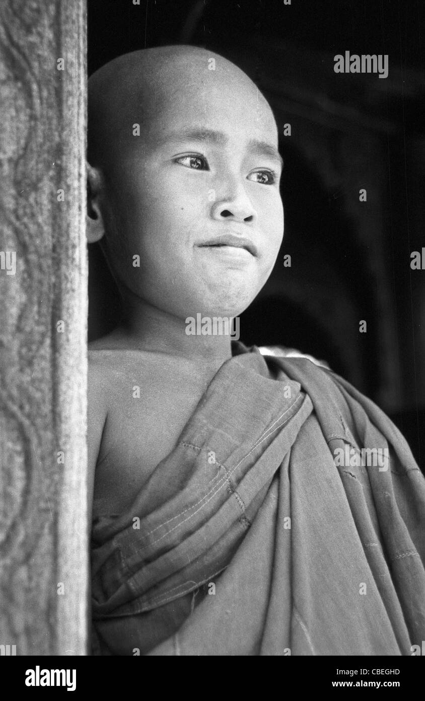 Myanmar bagan portrait Black and White Stock Photos & Images - Alamy