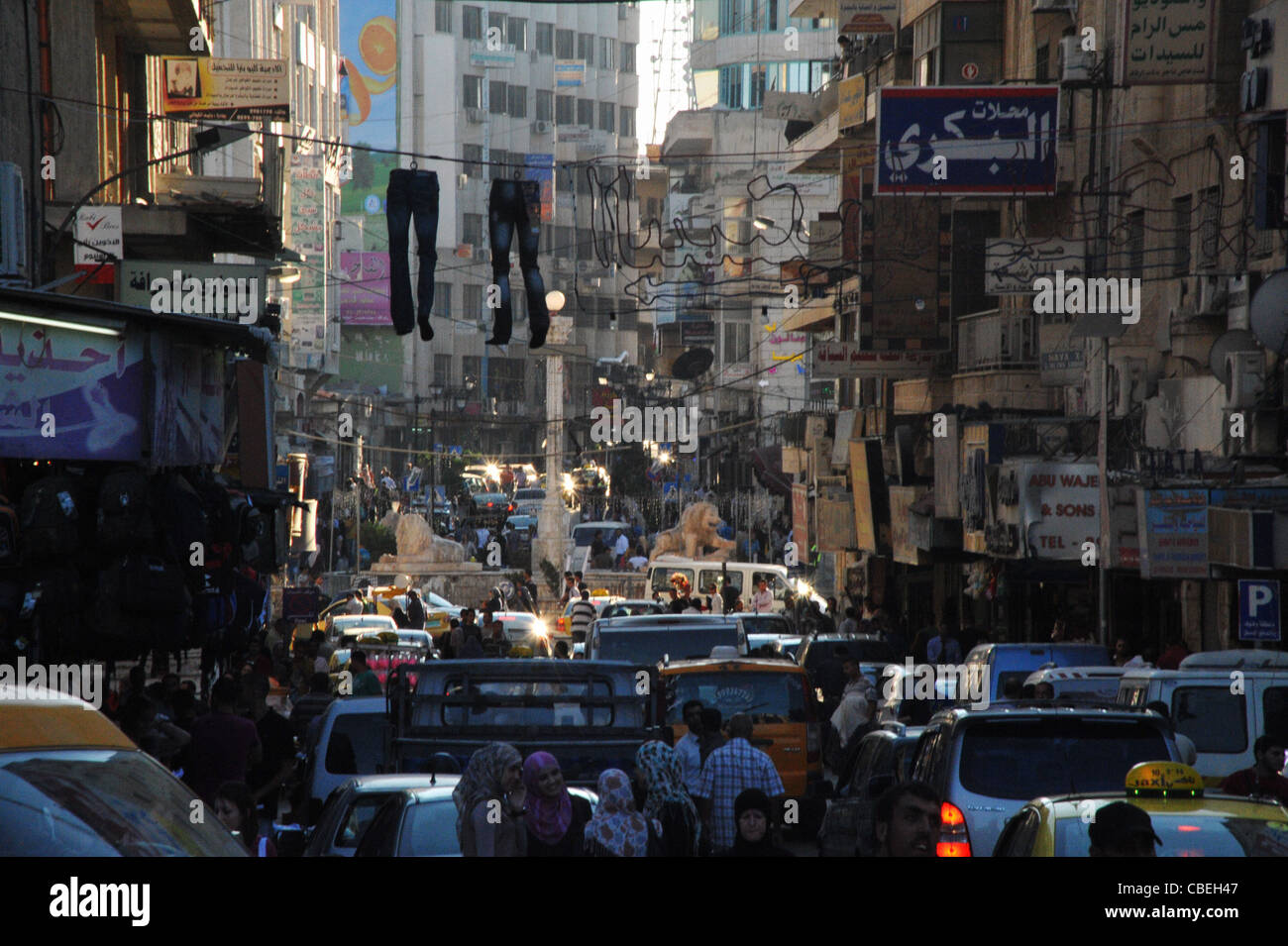 Streets ramallah ramallah street hi-res stock photography and images ...