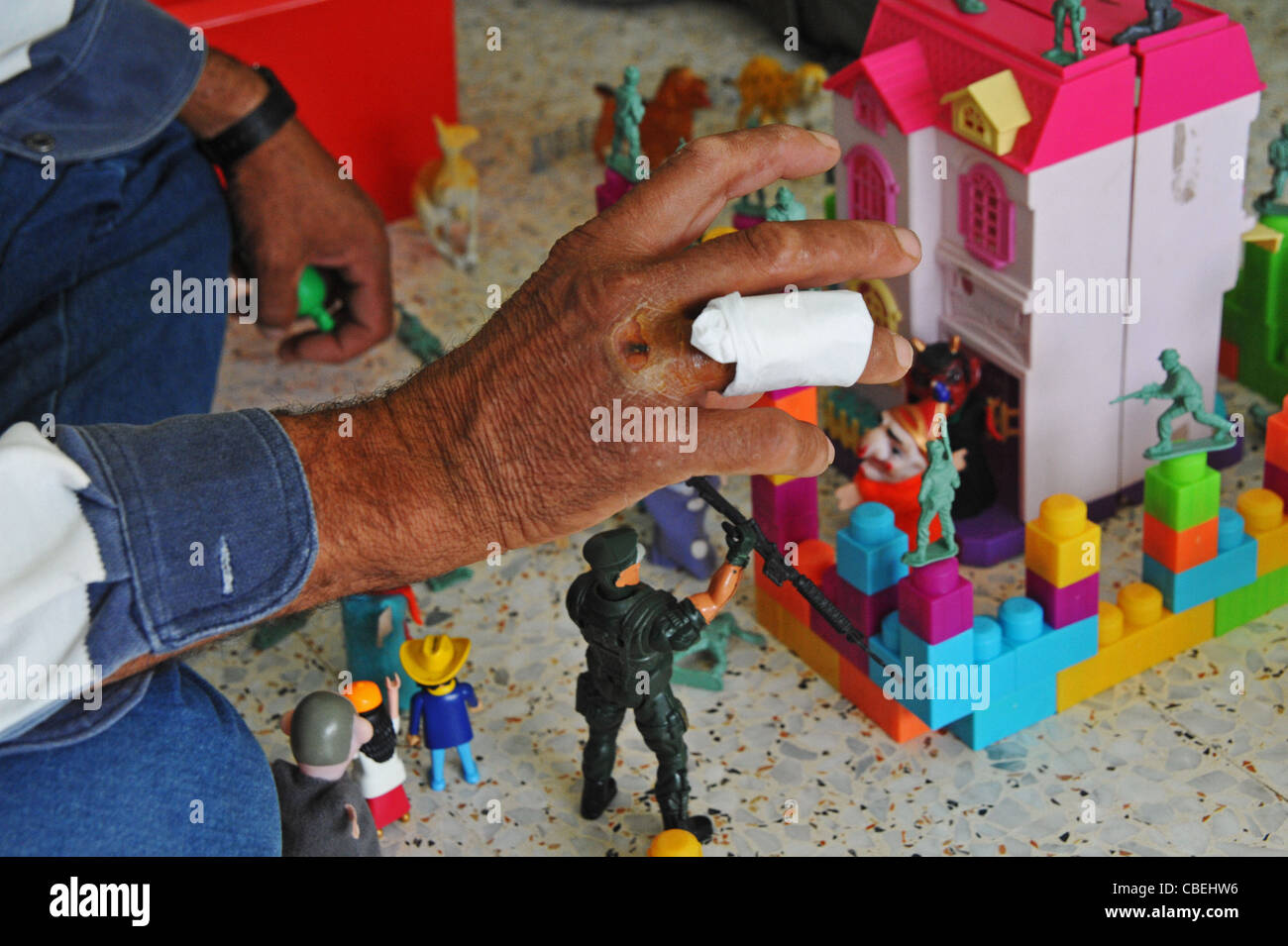 Legos building hi-res stock photography and images - Alamy