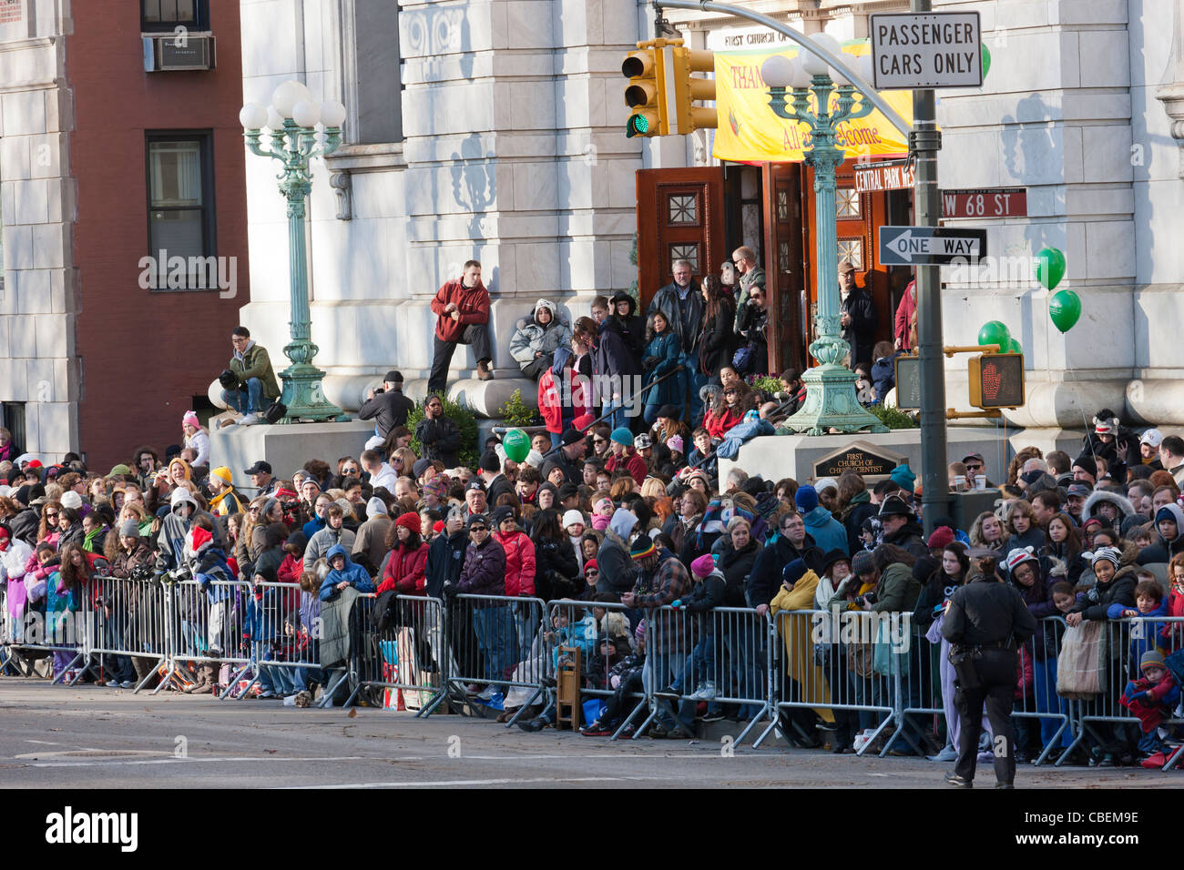 The crowd on Central Park West waits to get a view of the Macy's ...