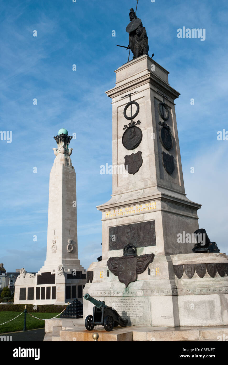 War memorials hi-res stock photography and images - Alamy