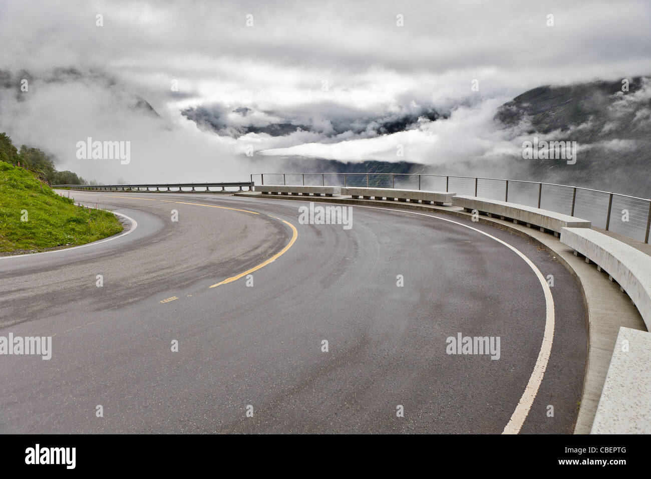 Fog eagle road geirangerfjord hi-res stock photography and images - Alamy