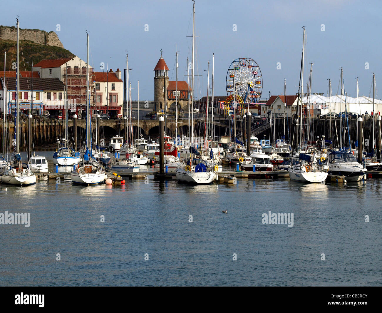 Scarborough sandside hi-res stock photography and images - Alamy