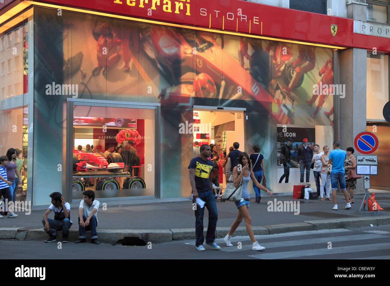 Ferrari store hi-res stock photography and images - Alamy