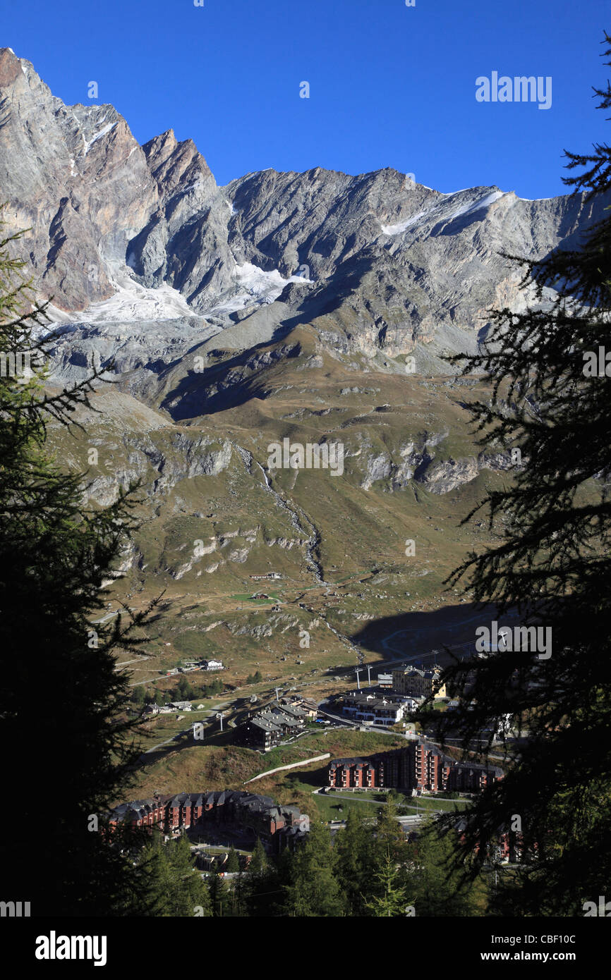 Cervinia travel hi-res stock photography and images - Alamy