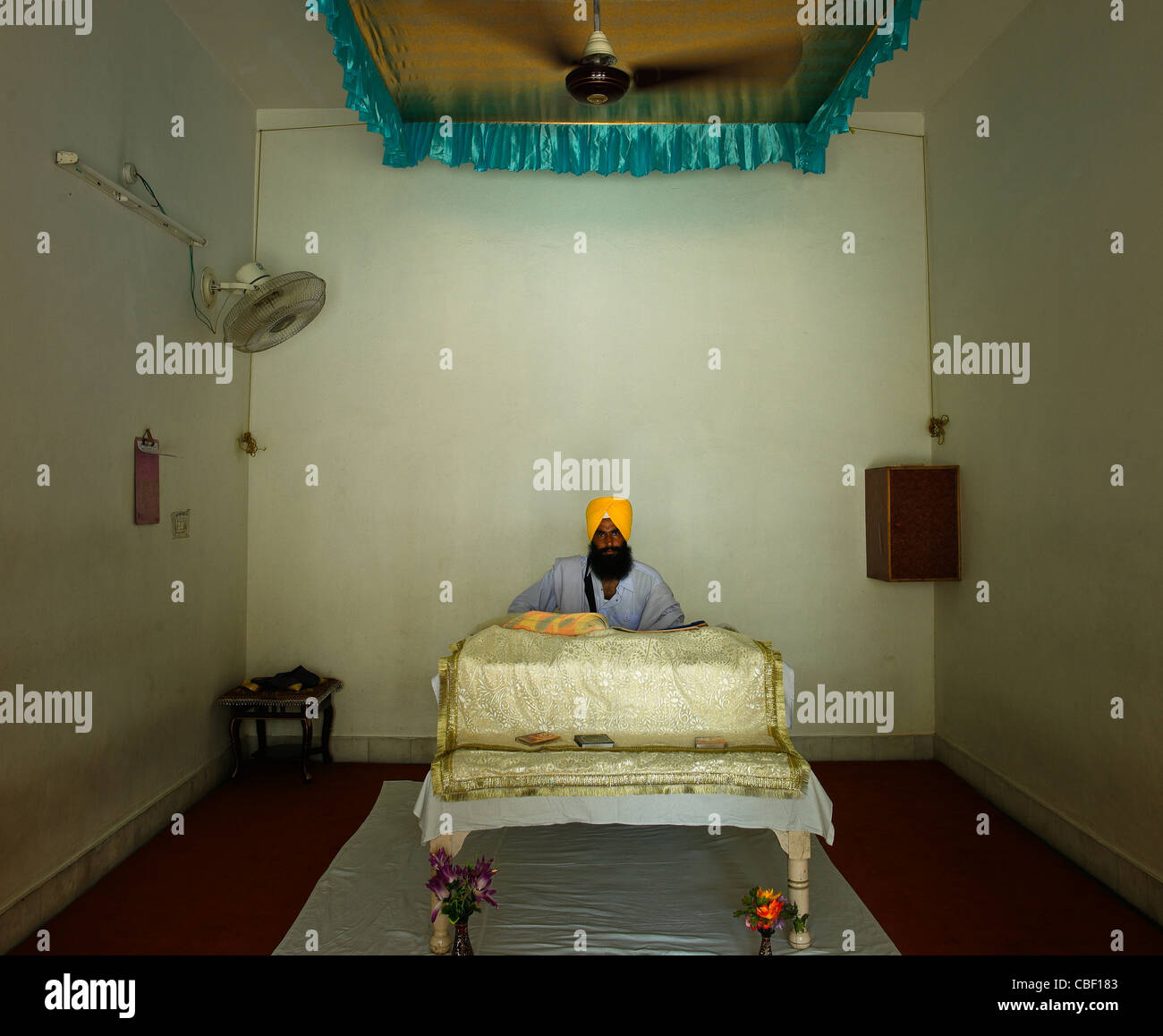 Amritsar, Golden Temple visiting the "turban People of India" glance of ...