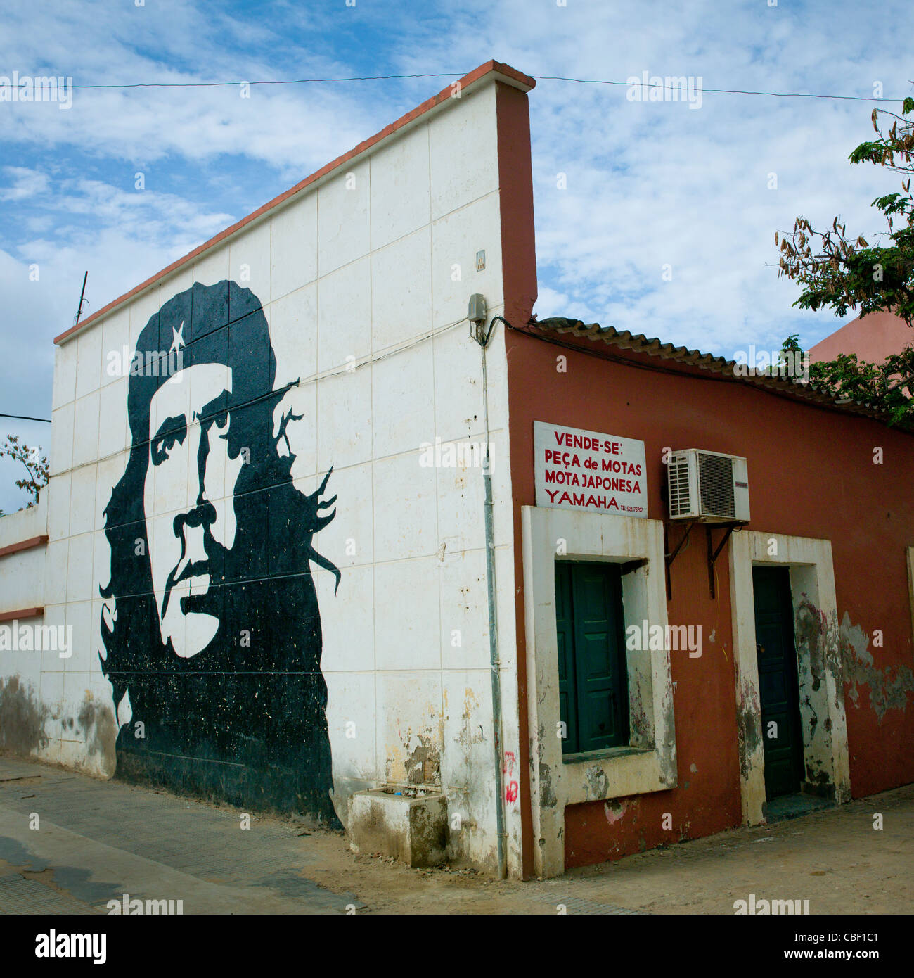 Wall Painting Representing Che Guevara On A House, Sumbe, Angola Stock ...