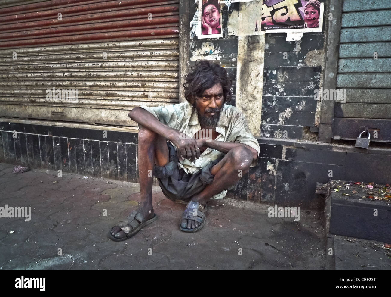 Mumbai sidewalk hi-res stock photography and images - Alamy
