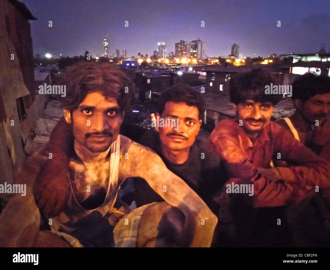 Mumbai slum night hi-res stock photography and images - Alamy