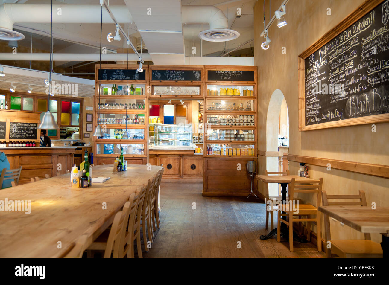 Interior of the Le Pain Quotidien organic cafe in Bethesda, MD Stock ...