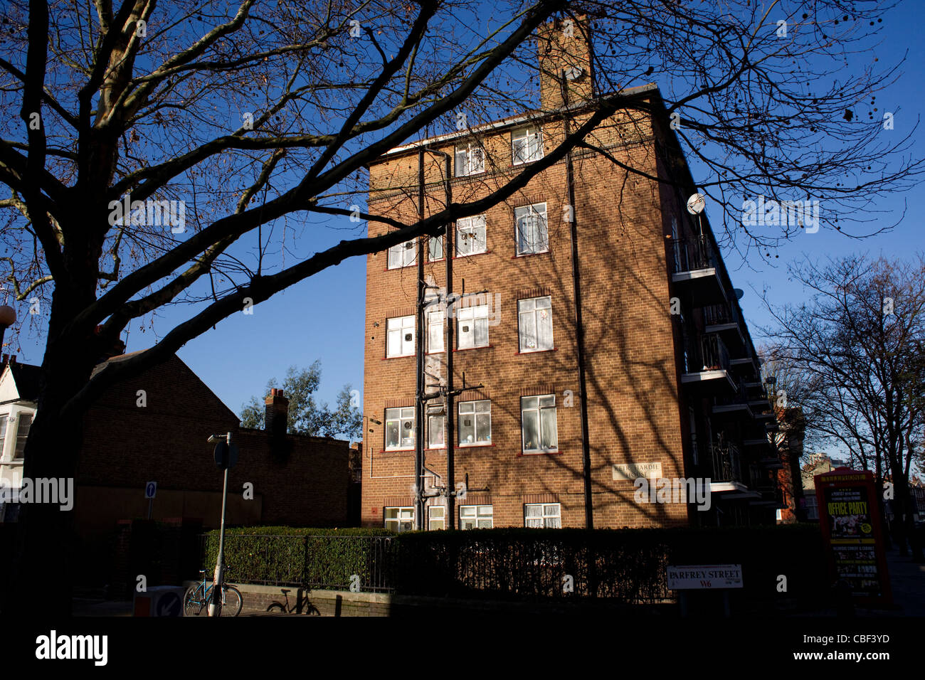 Social housing london hi-res stock photography and images - Alamy