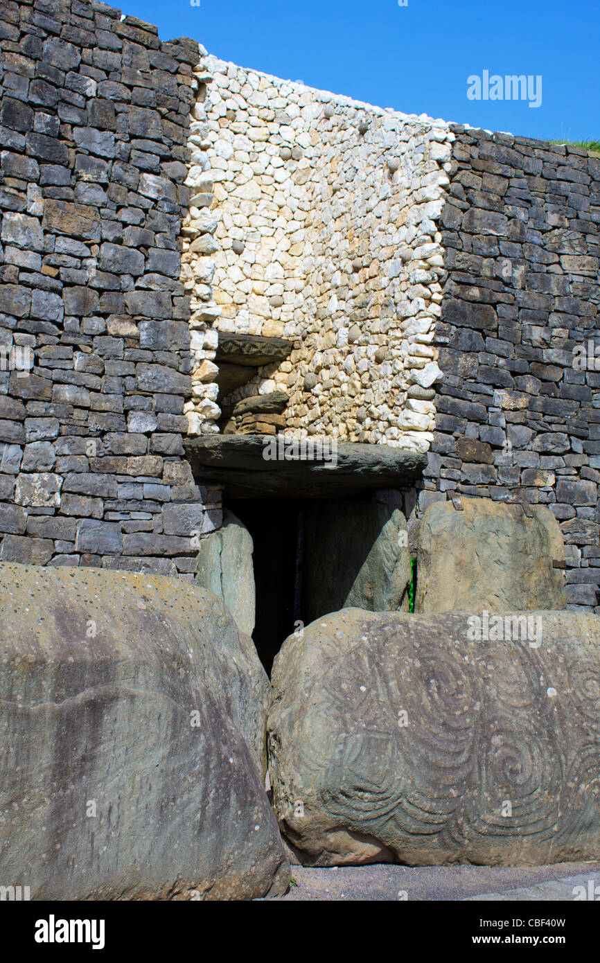Neolithic passage tomb hi-res stock photography and images - Alamy