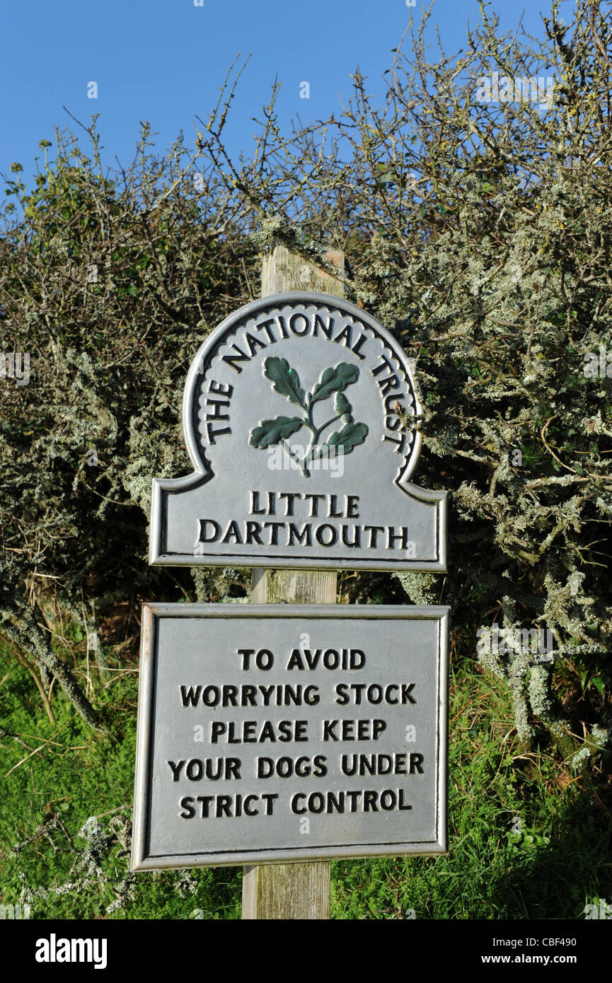 National trust signs hi-res stock photography and images - Alamy