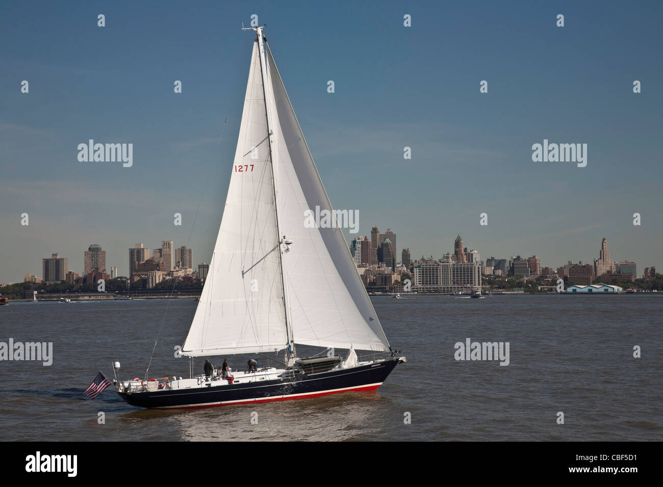 Sailboat under sail in New York Harbor, NYC Stock Photo - Alamy