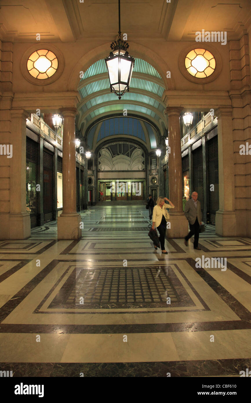 Via roma arcade hi-res stock photography and images - Alamy