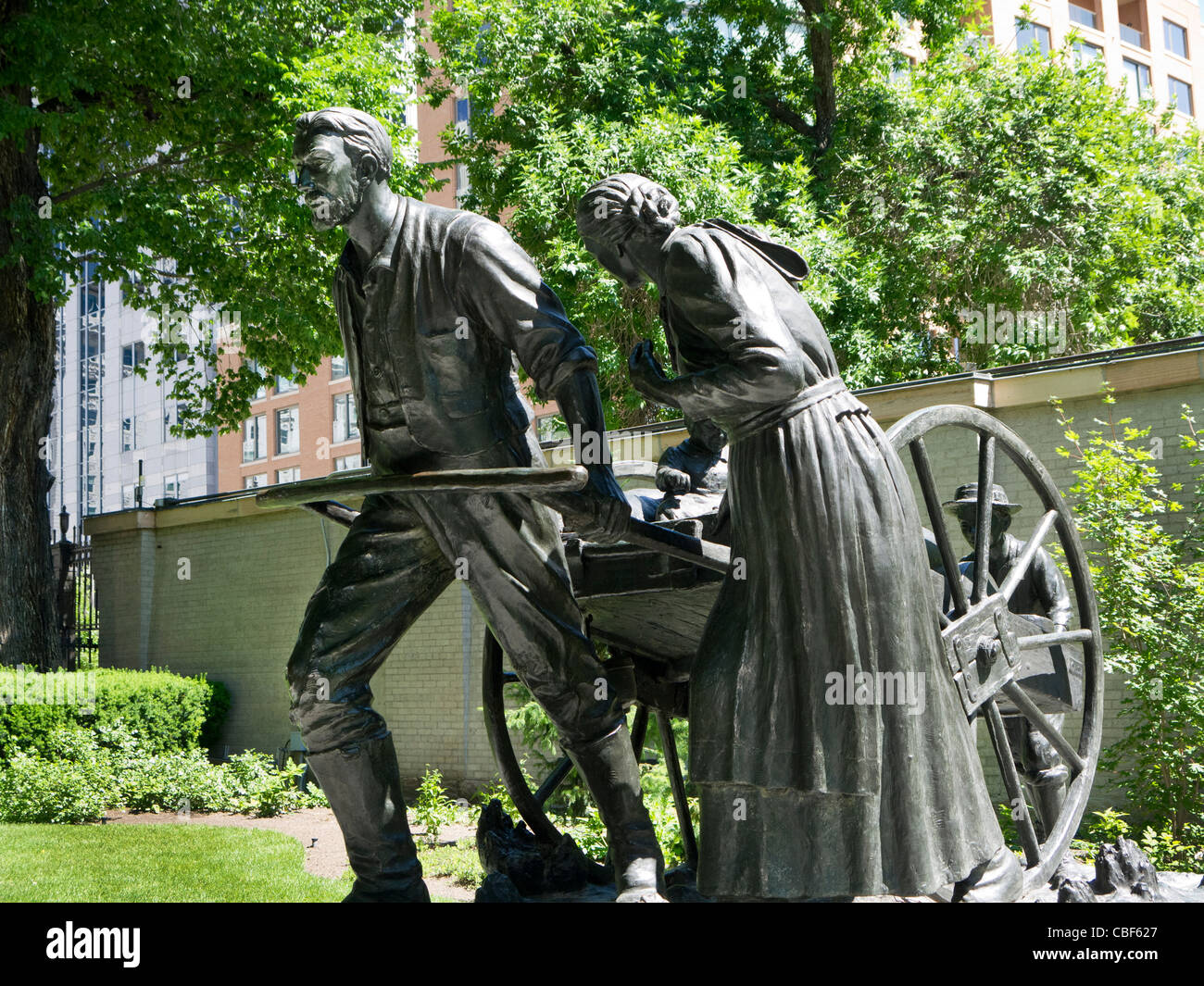 Statue to Mormon Pioneers in Temple Square, Salt Lake City USA Stock ...
