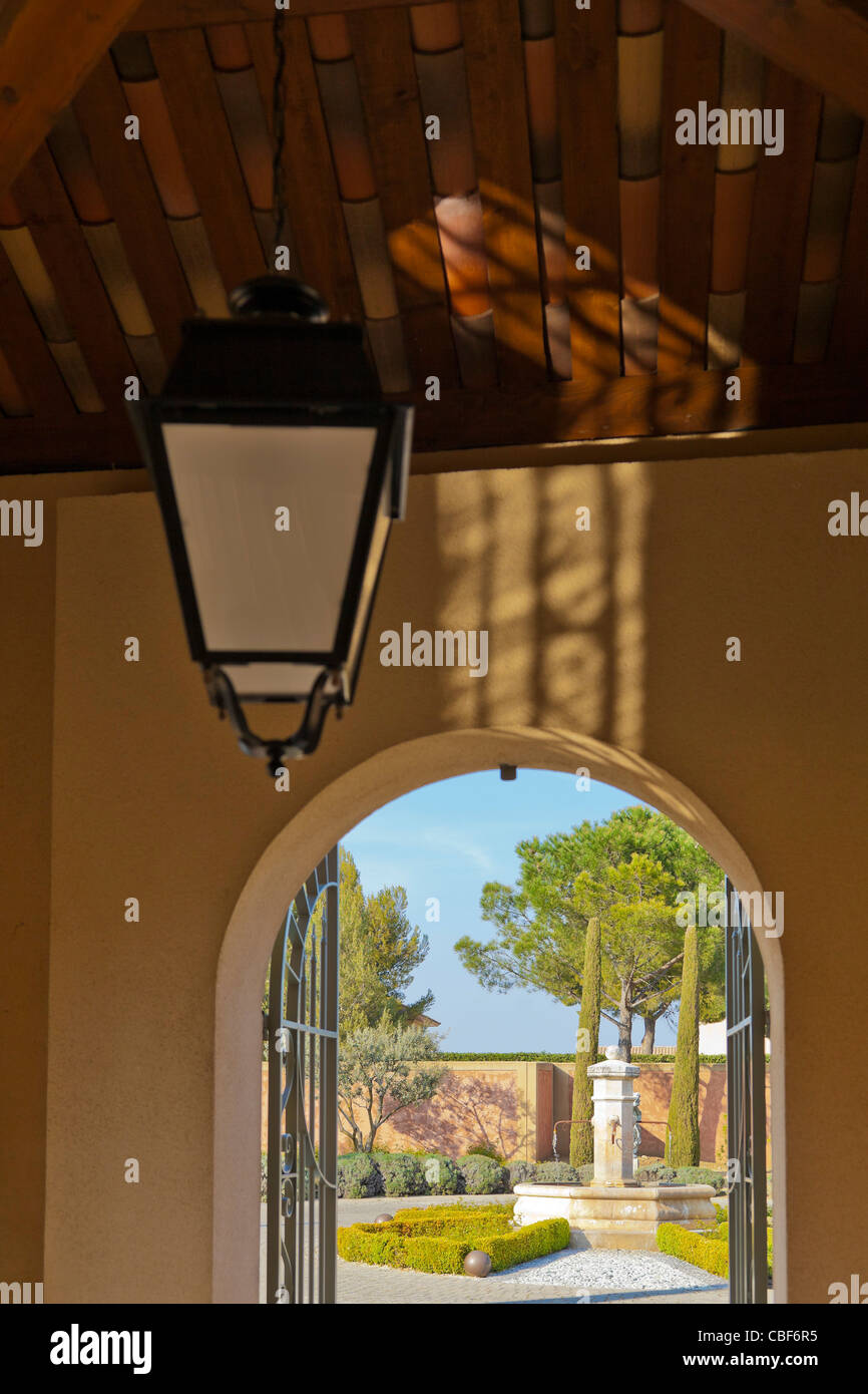 Perspective and details of the entrance of the Hotel du Castellet ...