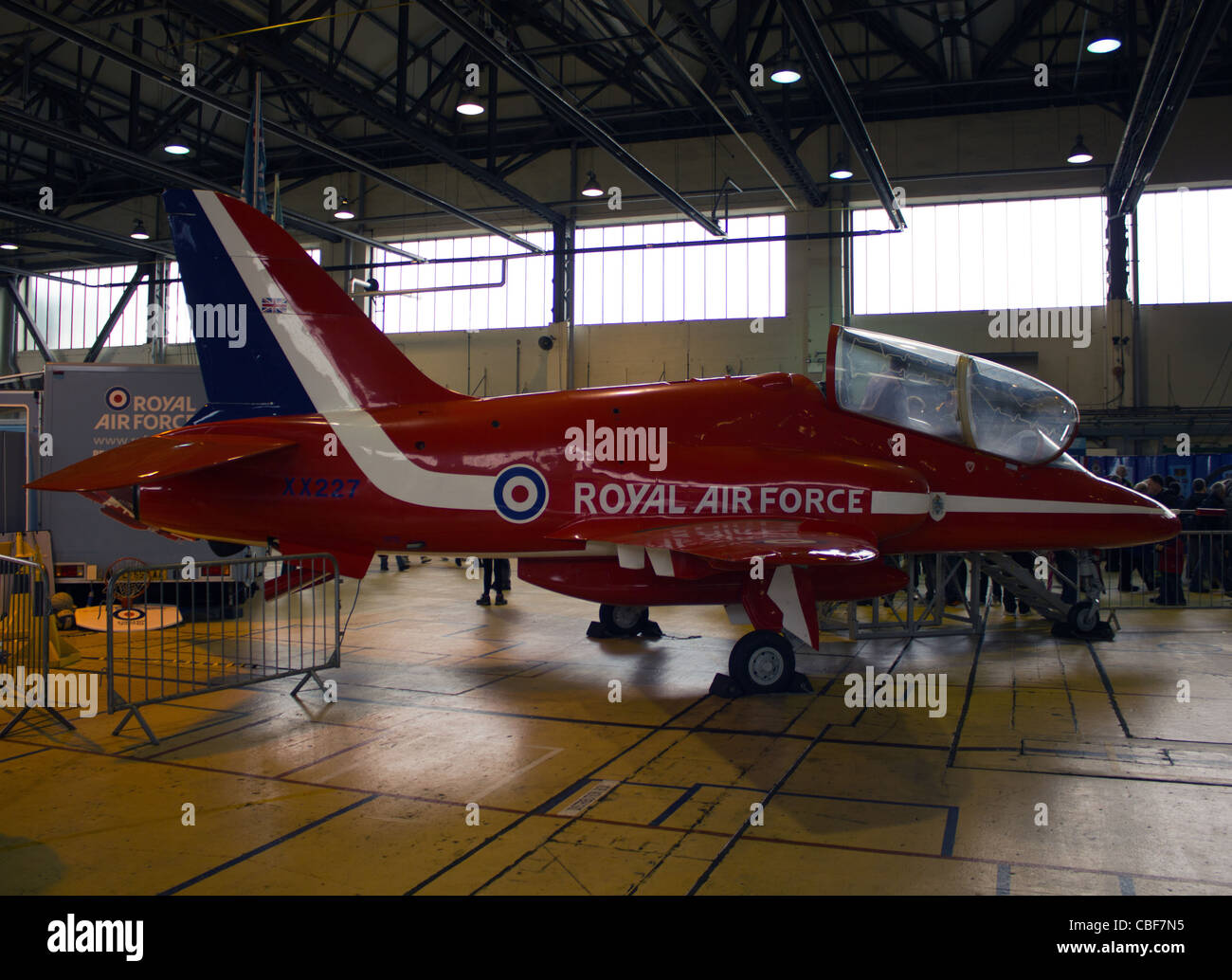 Aeroplane hanger hi-res stock photography and images - Alamy