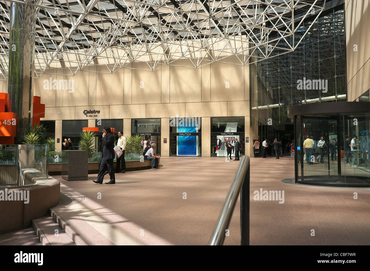 Shopping precinct area hi-res stock photography and images - Alamy