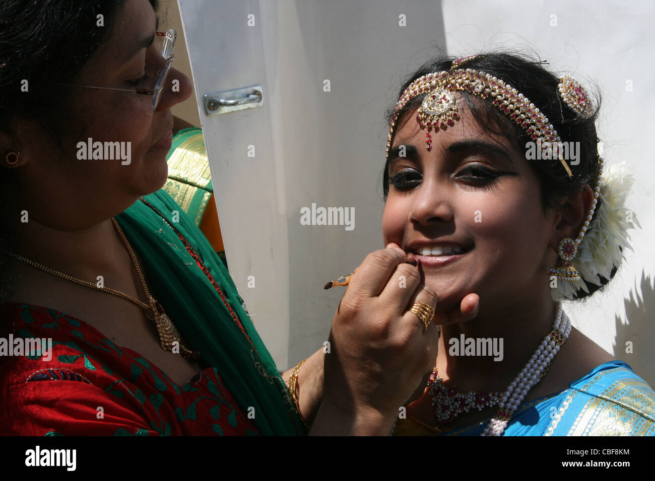 oriental indian dance group in rome italy Stock Photo - Alamy