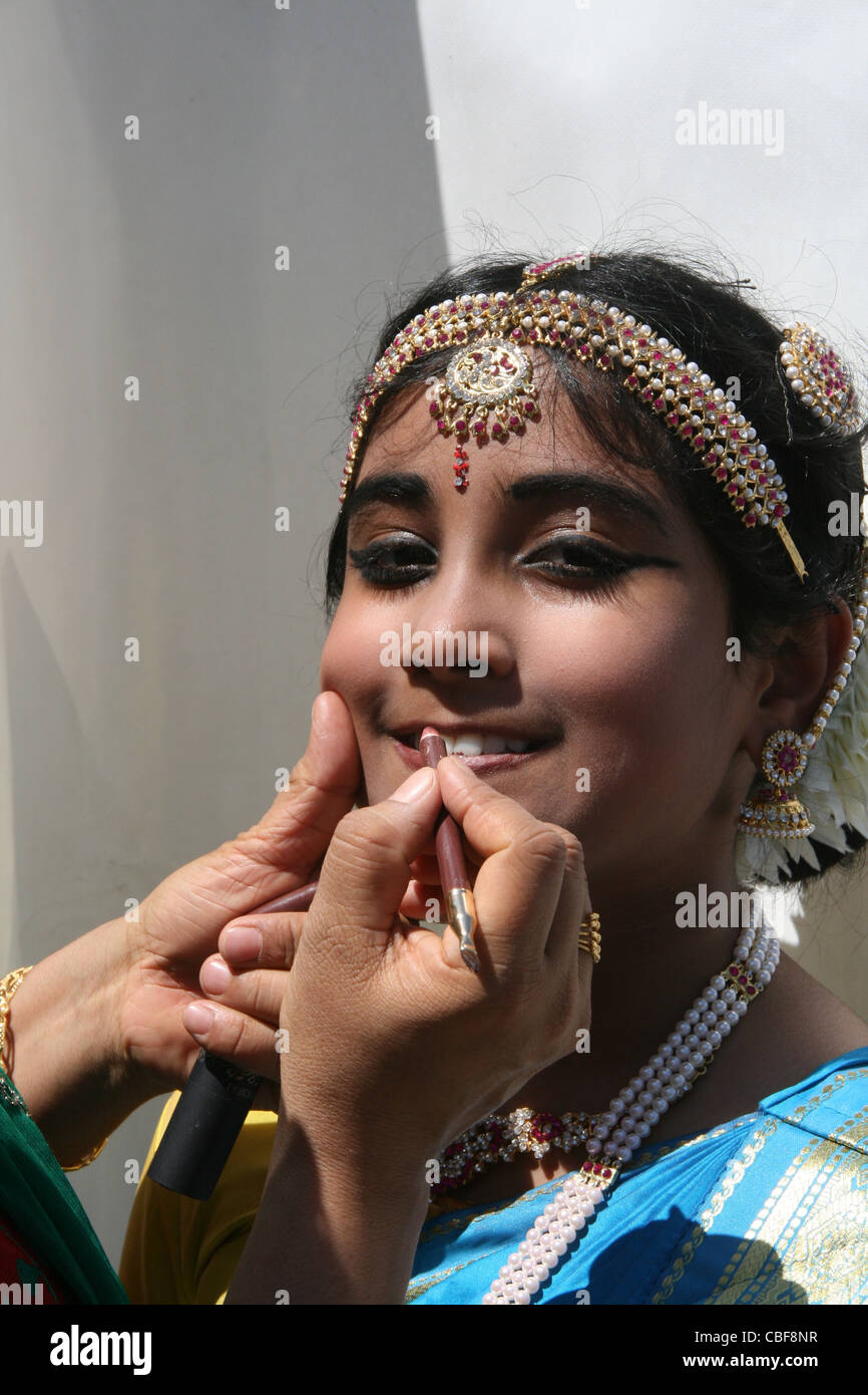 oriental indian dance group in rome italy Stock Photo - Alamy