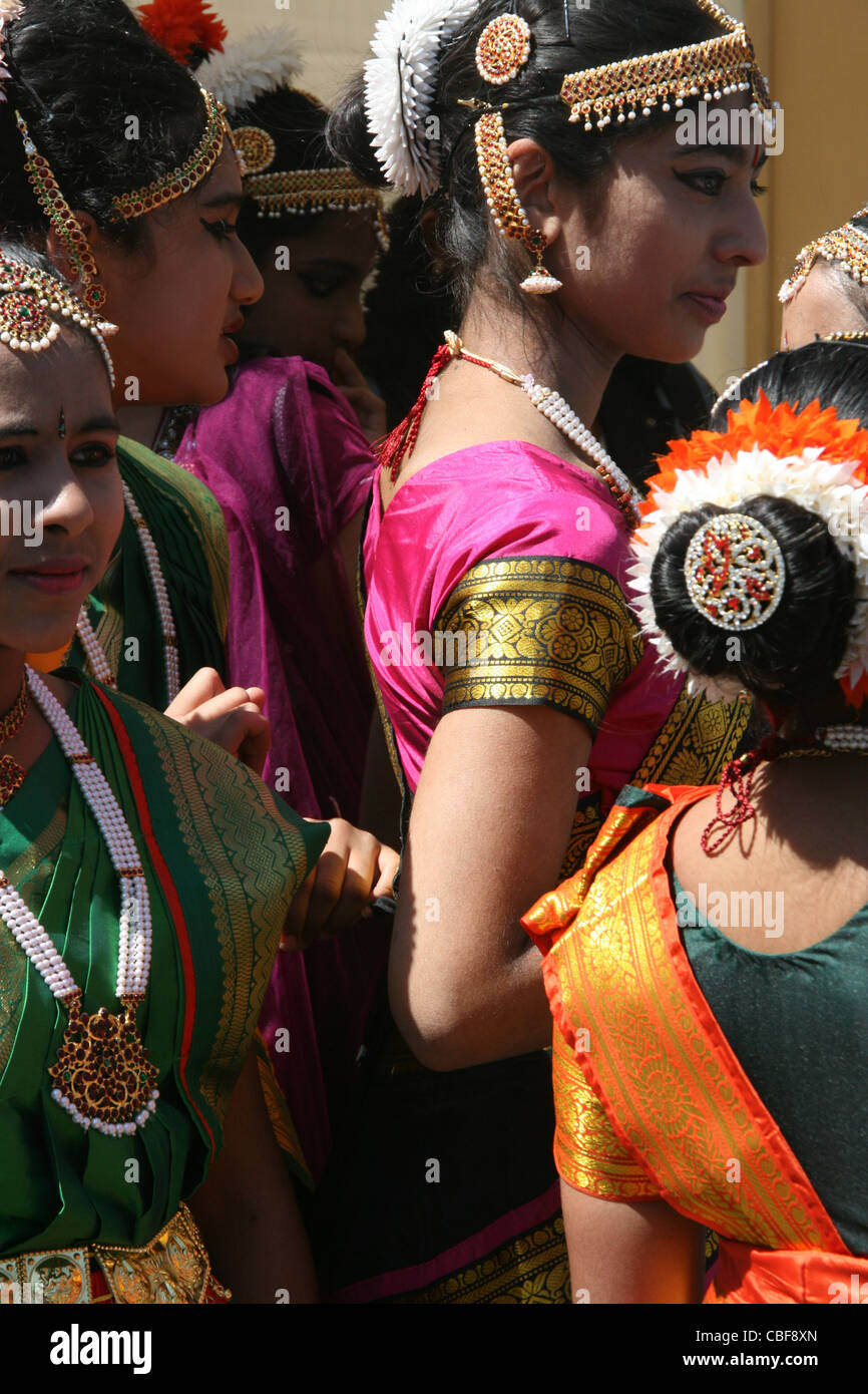 oriental indian dance group in rome italy Stock Photo - Alamy