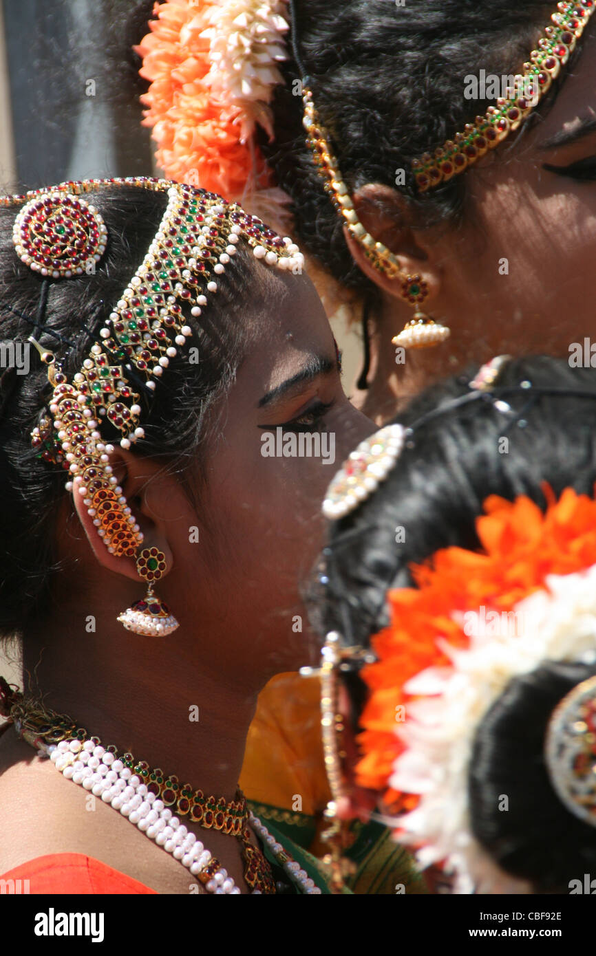 oriental indian dance group in rome italy Stock Photo - Alamy