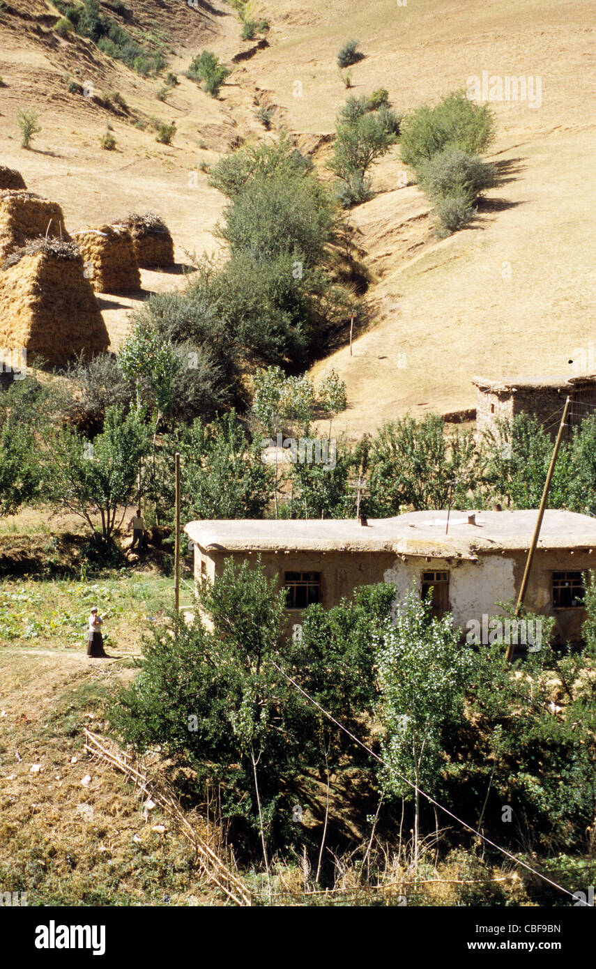 Kurdish mud brick houses in hi-res stock photography and images - Alamy
