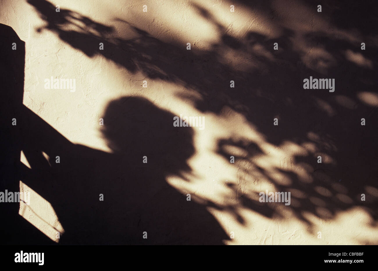 Female figure standing hi-res stock photography and images - Alamy