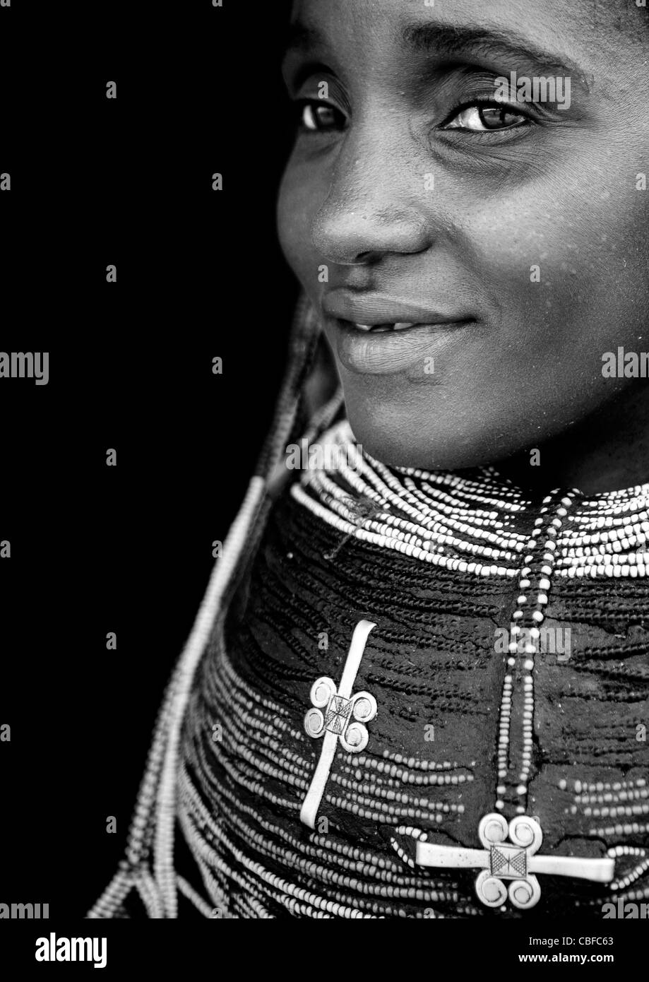 Angola africa tribe tribal necklace hi-res stock photography and images ...