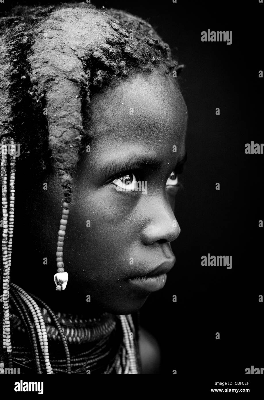 Mwila Girl With Traditional Hairstyle, Angola Stock Photo - Alamy