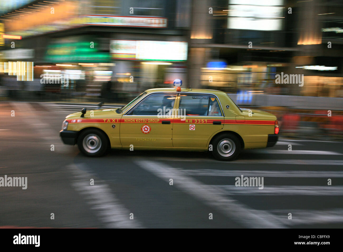 Taxi in Tokyo Stock Photo - Alamy